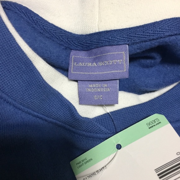 Laura Scott | Tops | Laura Scott Missy Basic Fleece | Poshmark